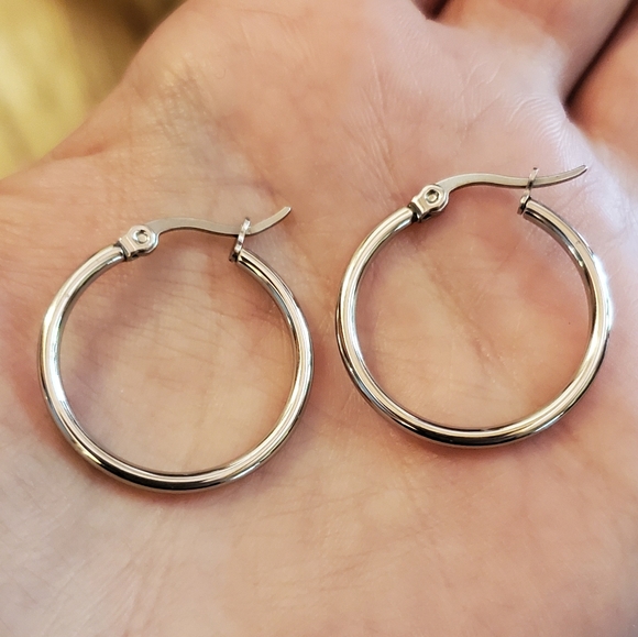Jewelry | Nwot Small 25mm Silver Hoops | Poshmark